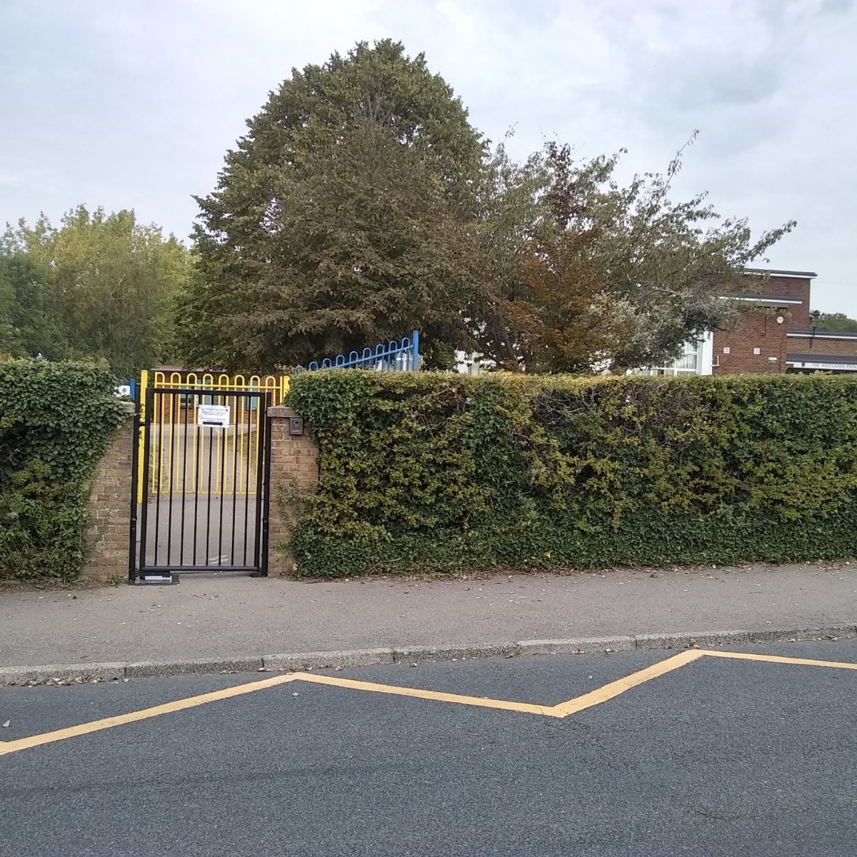 Westlands Primary School - Entry Gates Closing Earlier
